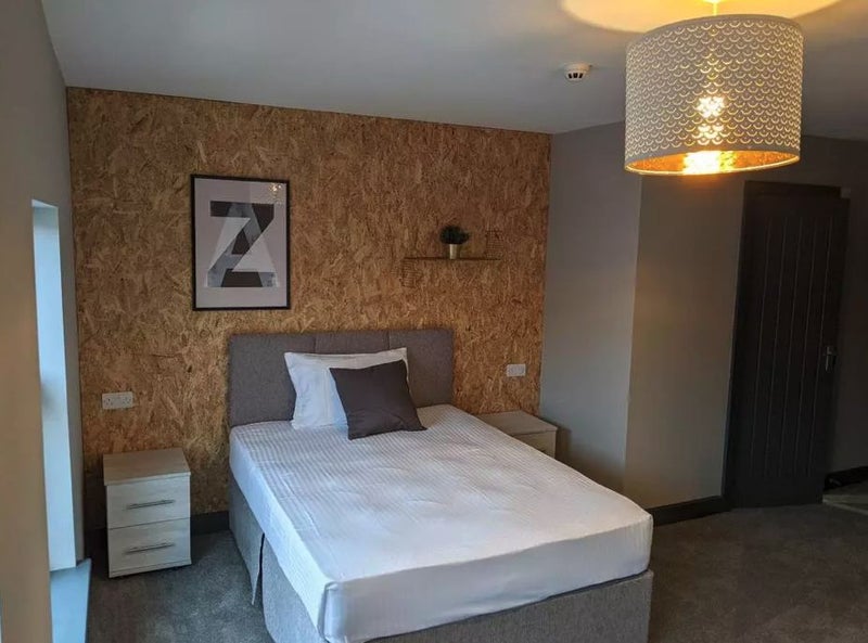 'Stylish en-suite room available for £360🤩' Room to Rent from SpareRoom