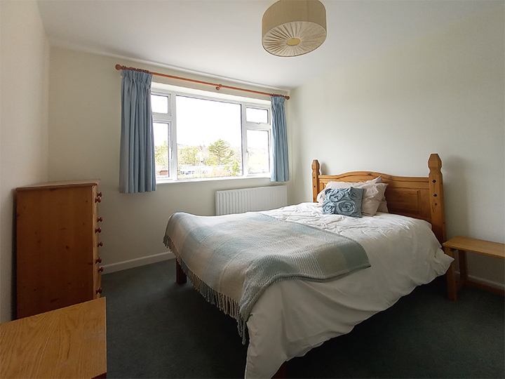 'Large Room To Rent' Room to Rent from SpareRoom