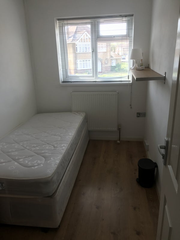 'Large Single Room ' Room to Rent from SpareRoom
