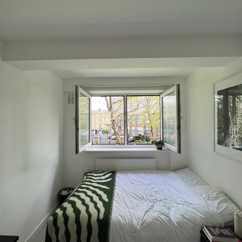 'Double Bedroom, Modern flat in Stockwell! ' Room to Rent from SpareRoom