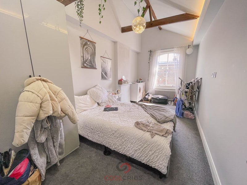 '2 bed in Elgin Avenue, Maida Vale, London, W9' Room to Rent from SpareRoom