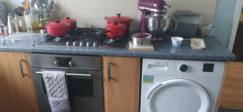 '10 minute walk to tw central station ,supermarket' Room to Rent from ...