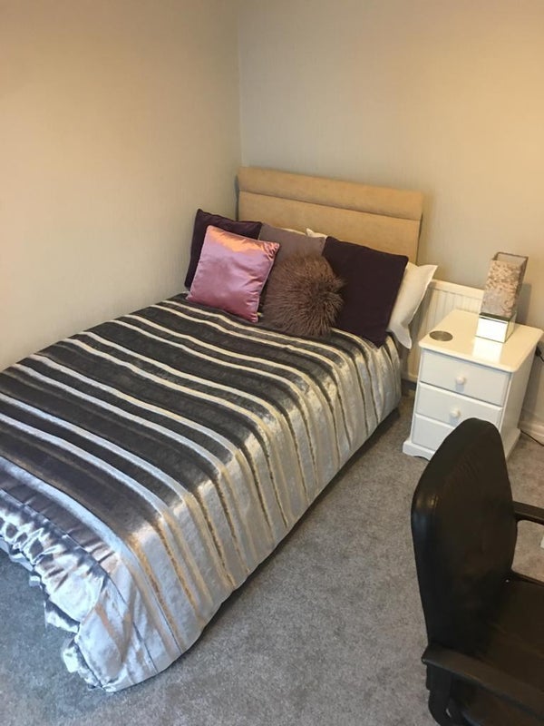 ' 2 ROOMS £395 each (With cleaner)' Room to Rent from SpareRoom