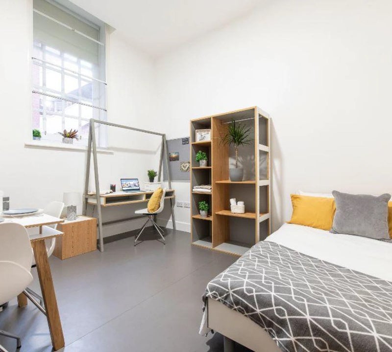 'En-suite studio ' Room to Rent from SpareRoom