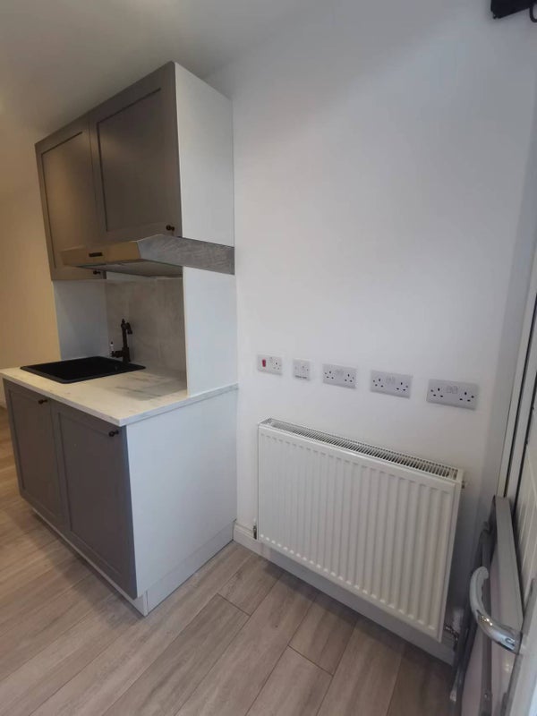 'Studio close to Custom House Crossrail DLR ' Room to Rent from SpareRoom