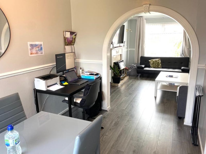 '2 bedrooms available in 3 bedroom house in Everton' Room to Rent from ...