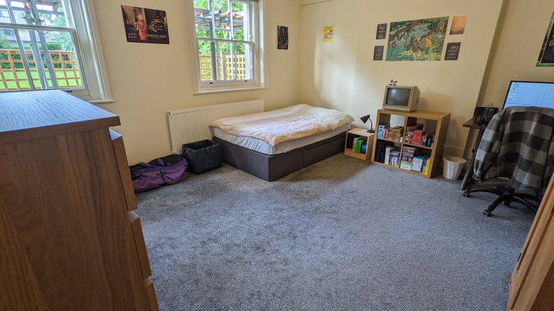'Large room in ground floor flat on leafy road' Room to Rent from SpareRoom
