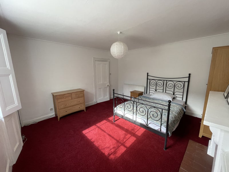 'Spacious room in period house, Camden, with garden' Room to Rent from ...
