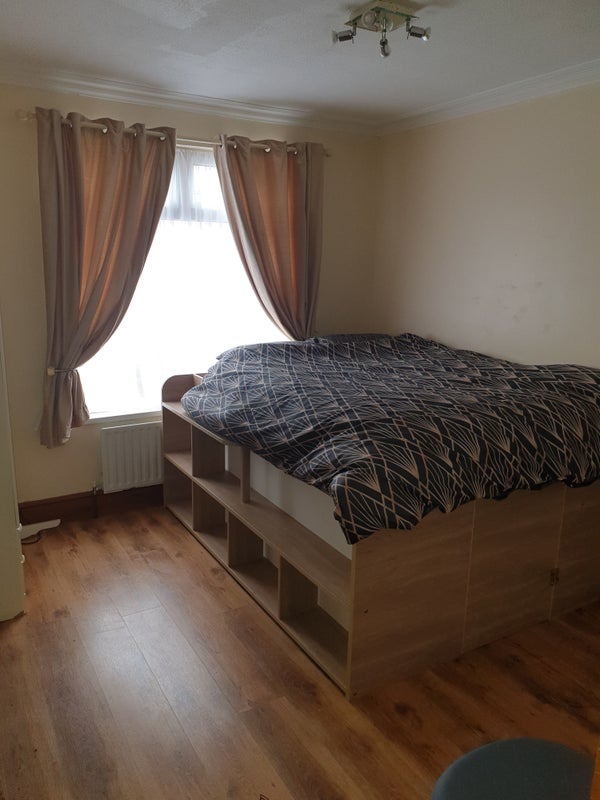 '10x11 double room' Room to Rent from SpareRoom