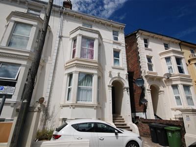 'Bedsit/Room on Ashburton Road. ' Room to Rent from SpareRoom
