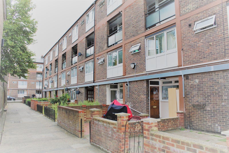 'Spacious Double Room minutes from All Saints DLR' Room to Rent from ...