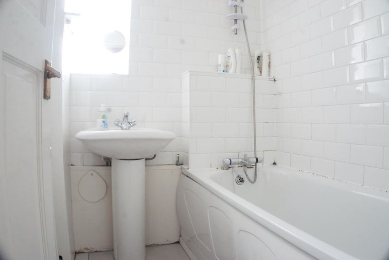 'Modern Flat Available🔑😍| Barbican📍Zone 2' Room to Rent from SpareRoom