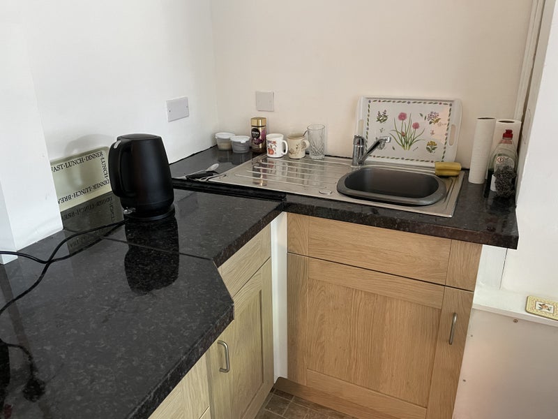 'Furnished bedsit with own kitchen ' Room to Rent from SpareRoom