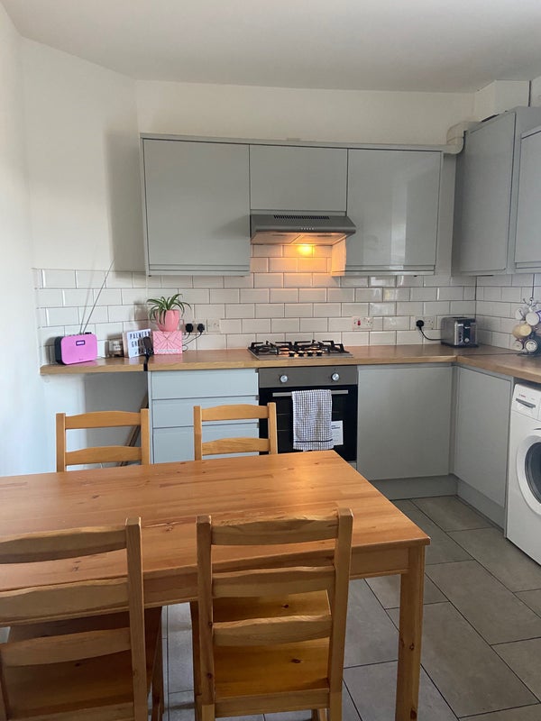 '2 Cheap Double Bedrooms in Palmers Green ' Room to Rent from SpareRoom