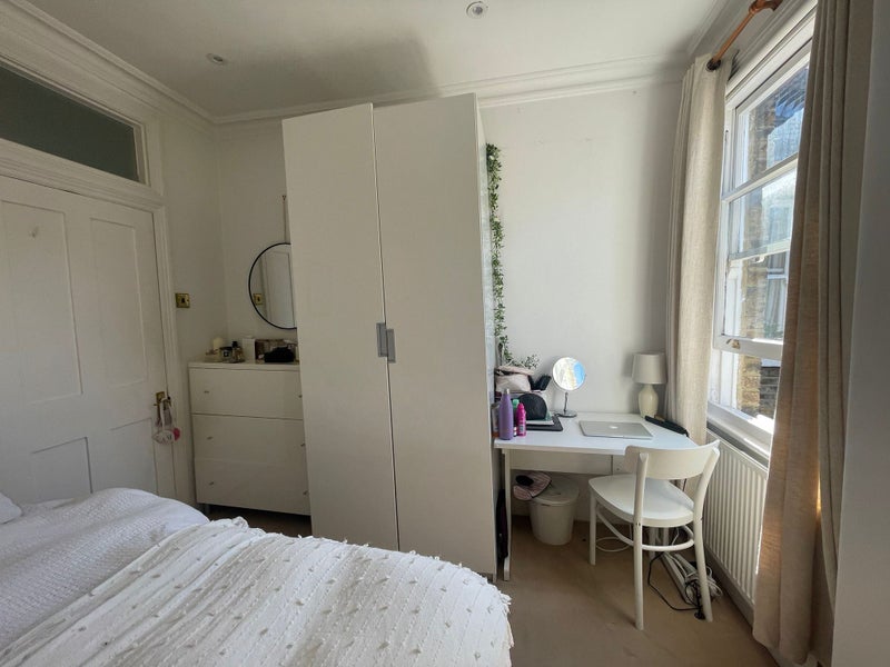 'Beautiful double room in Maida Vale mansion block' Room to Rent from ...