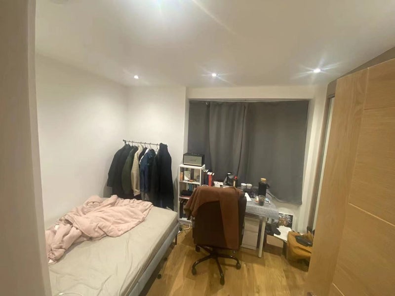 'In Centre /E1/cozy single room' Room to Rent from SpareRoom