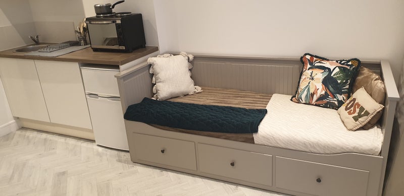 'Self contained Studio Annex Crawley ' Room to Rent from SpareRoom