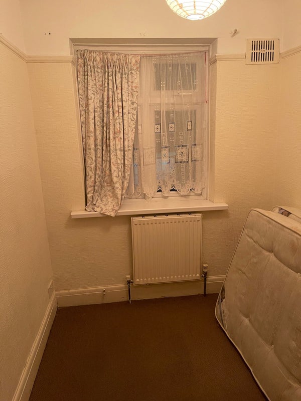 ' Single room available only for one lady ' Room to Rent from SpareRoom