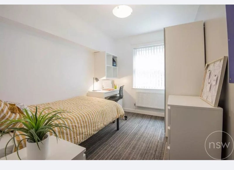 'Modern double room in shared student house in city' Room to Rent from ...