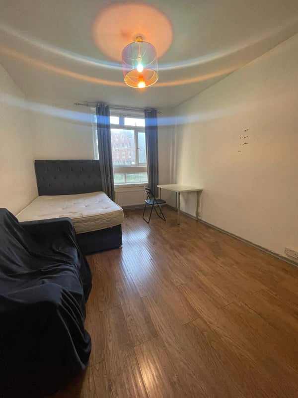 'Big Double Room In Shoredritch Avl Now' Room to Rent from SpareRoom