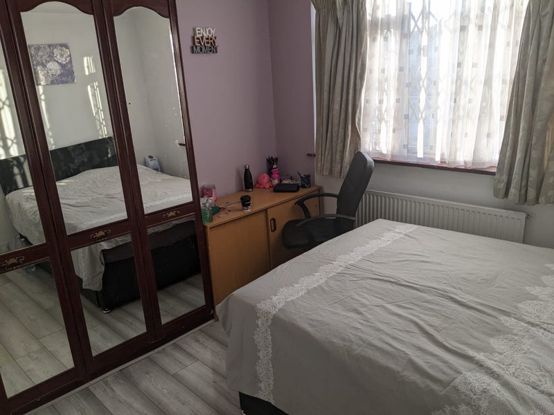 'Looking for a tenant!' Room to Rent from SpareRoom