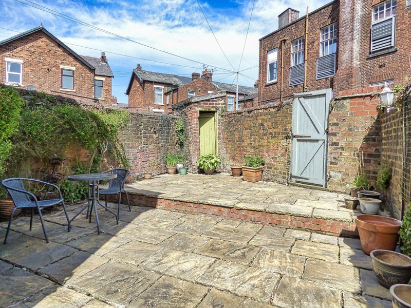 'Double in Beautiful Preston House, Ashton' Room to Rent from SpareRoom