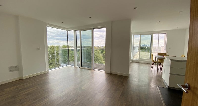 'Luxury Modern Two Bed Two Bath / September ' Room to Rent from SpareRoom