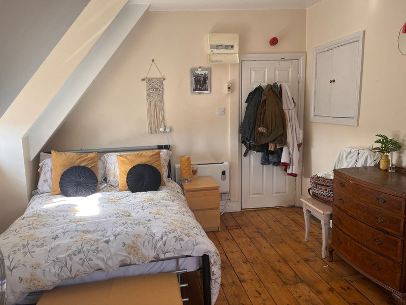 'Large Double & Studio Room in large house share' Room to Rent from ...