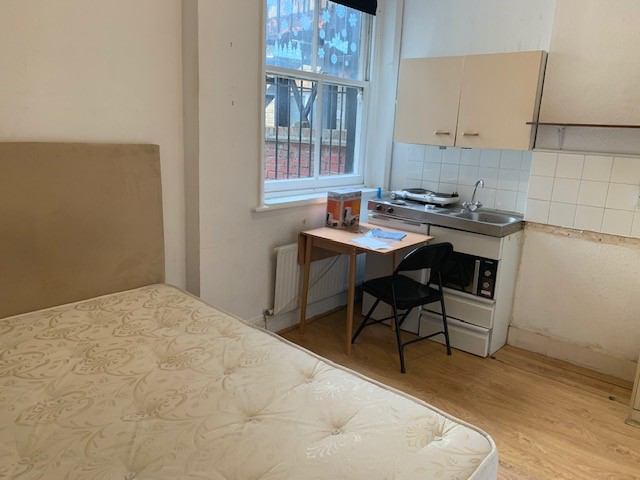 'Great Value Studio Inclusive Of Most Bills' Room to Rent from SpareRoom