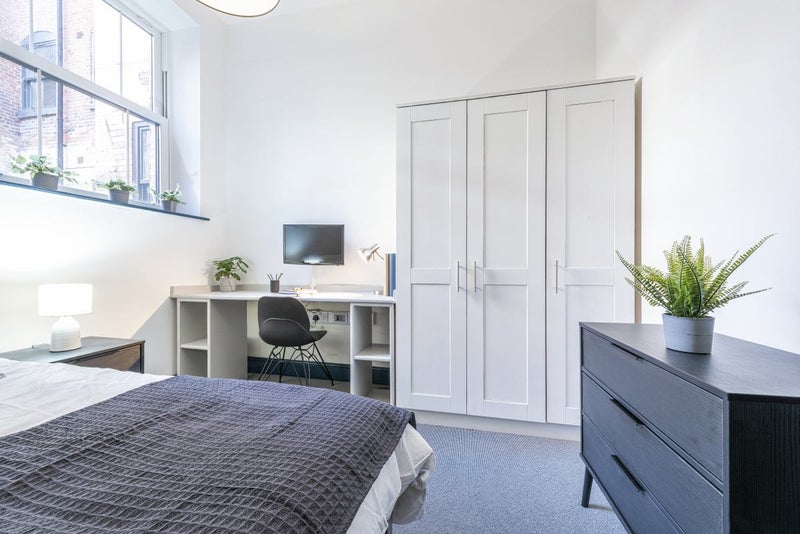 'Beautiful Flat Rooms Available ' Room to Rent from SpareRoom