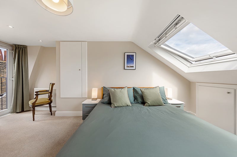 'Bright and spacious loft conversion' Room to Rent from SpareRoom
