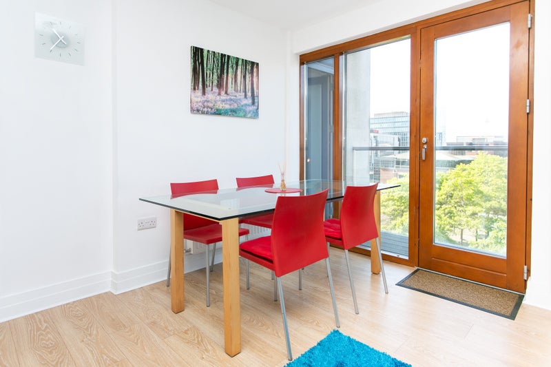 'James Clow Building 2 bed Apartment Pilot Street ' Room to Rent from ...