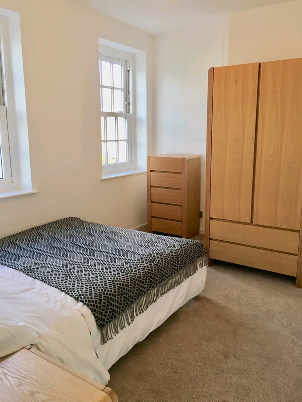 'A double room in a bright, gay flatshare' Room to Rent from SpareRoom
