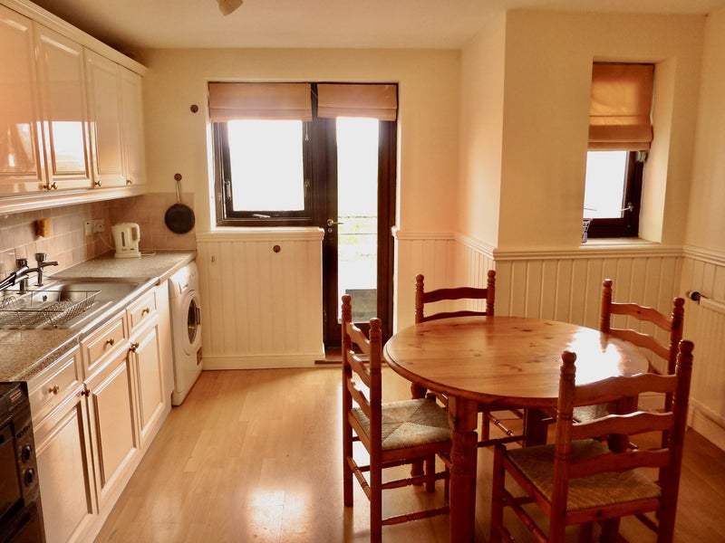 'Room in lovely light 2 bed flat share, Kings Cross' Room to Rent from ...