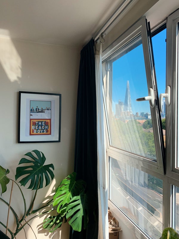 'Double room in Spacious 2-bed flat in SE1' Room to Rent from SpareRoom