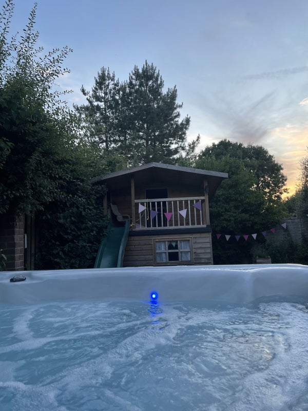 'Double Room - family home near M23-Brighton/London' Room to Rent from ...