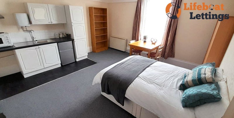 'Double Bedroom With Kitchenette In House Share' Room to Rent from ...