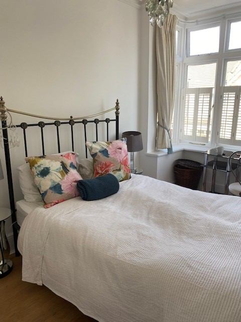 'Beautiful Southfields SW 18 home with garden ' Room to Rent from SpareRoom