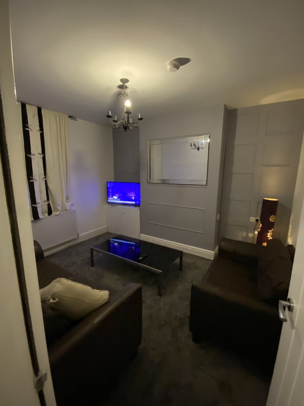 'Fully Rennovated preston house rooms to let all bi' Room to Rent from ...