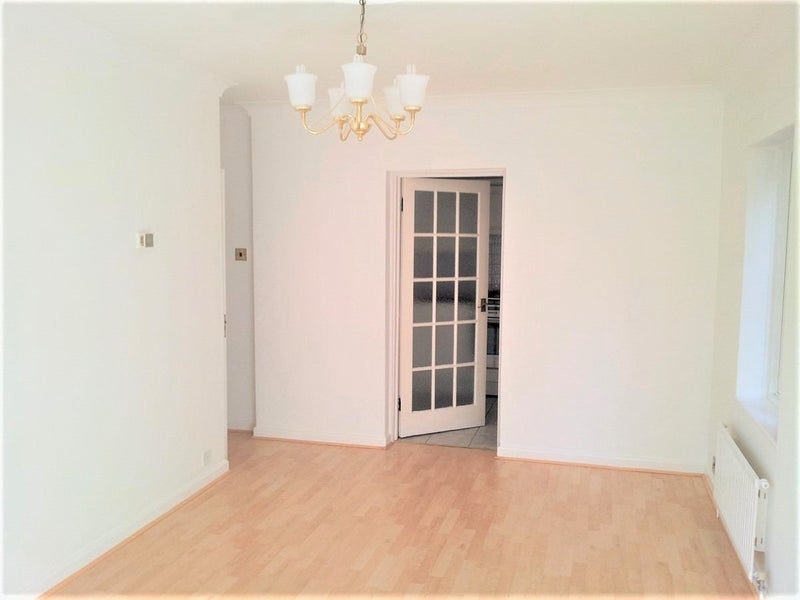 'Acacia House, Kingston Road, New Malden, Surre' Room to Rent from ...