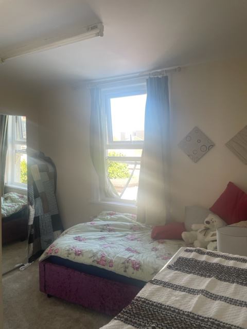 'Single Room For Females Only ' Room to Rent from SpareRoom