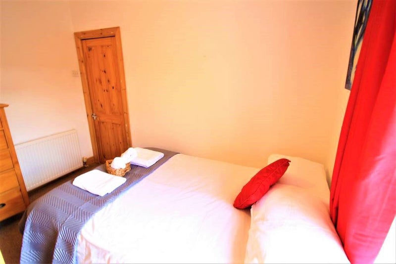 'Furnished Double Room for Let in BT6' Room to Rent from SpareRoom