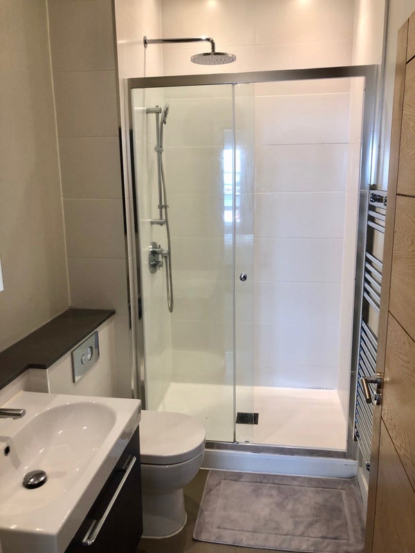 'Stunning Double En Suite Room - Available Now!' Room to Rent from ...
