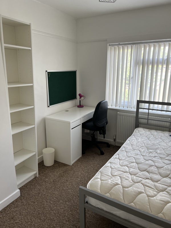 '15 minutes walk to UEA. Bills included ' Room to Rent from SpareRoom