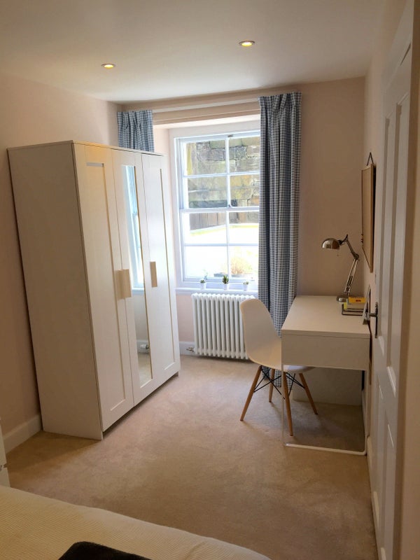 'Room in lovely flat in central Edinburgh ' Room to Rent from SpareRoom