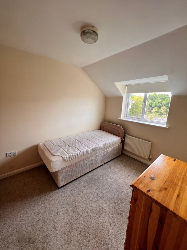 'Single room in well maintained house ' Room to Rent from SpareRoom