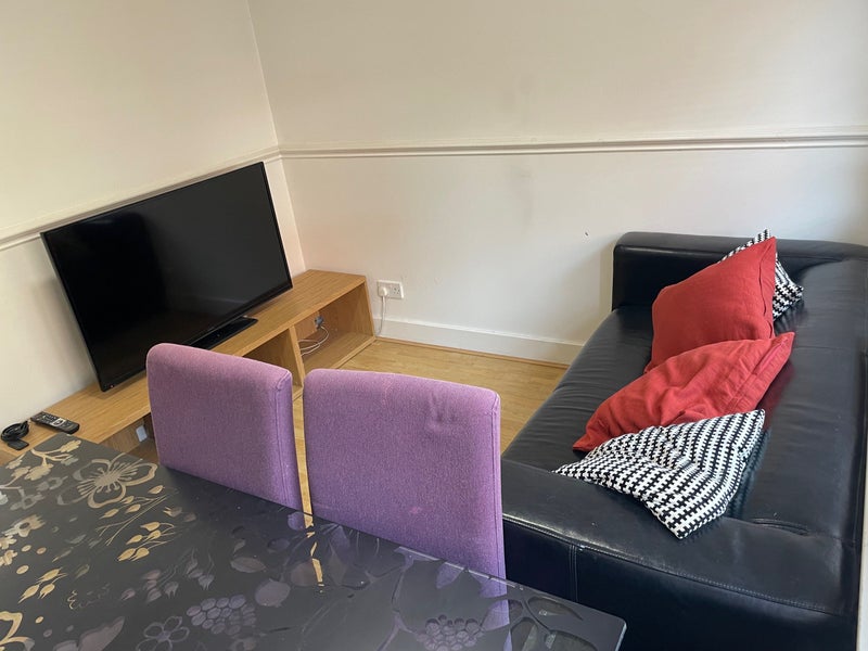 'Double room Limehouse. Walk to the river' Room to Rent from SpareRoom