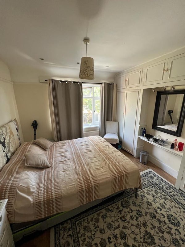 'Room Available in Greenford' Room to Rent from SpareRoom