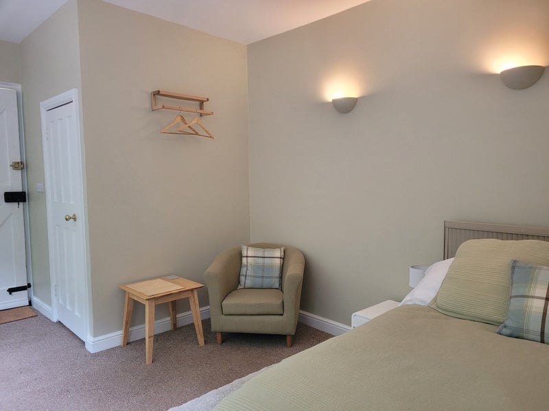 'Stunning Self-Contained Lodge - Private Location' Room to Rent from ...