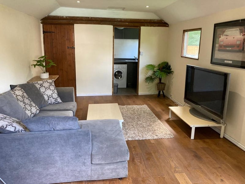 'Self-Contained Log Cabin Bedsit' Room to Rent from SpareRoom